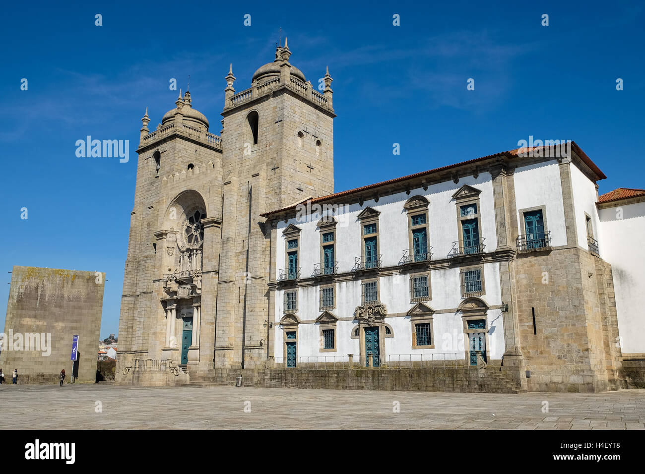 Porto Cathedral and Pelourinho Statue, historic centre, Porto, Portugal ...