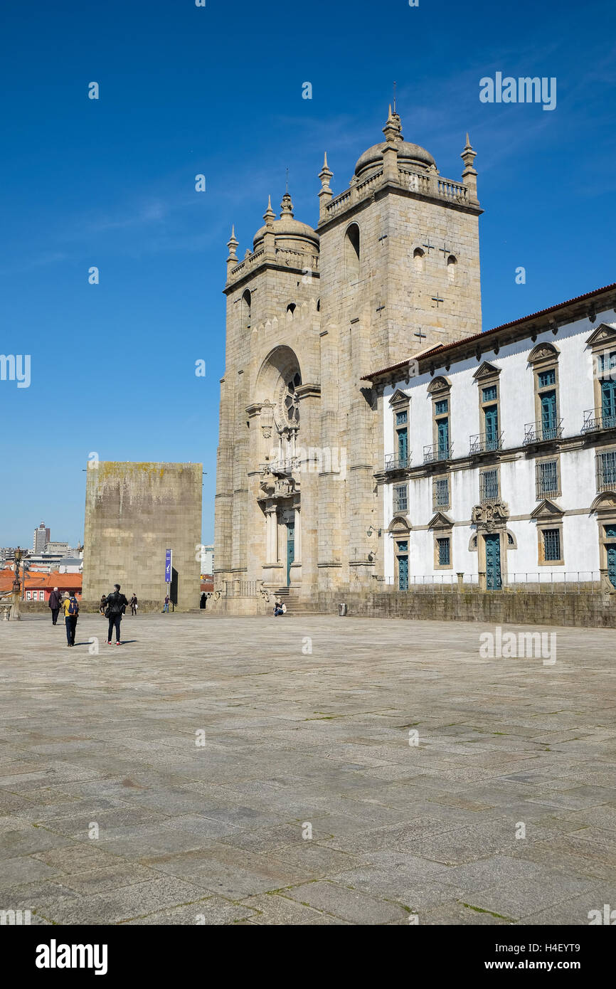 Porto Cathedral and Pelourinho Statue, historic centre, Porto, Portugal ...