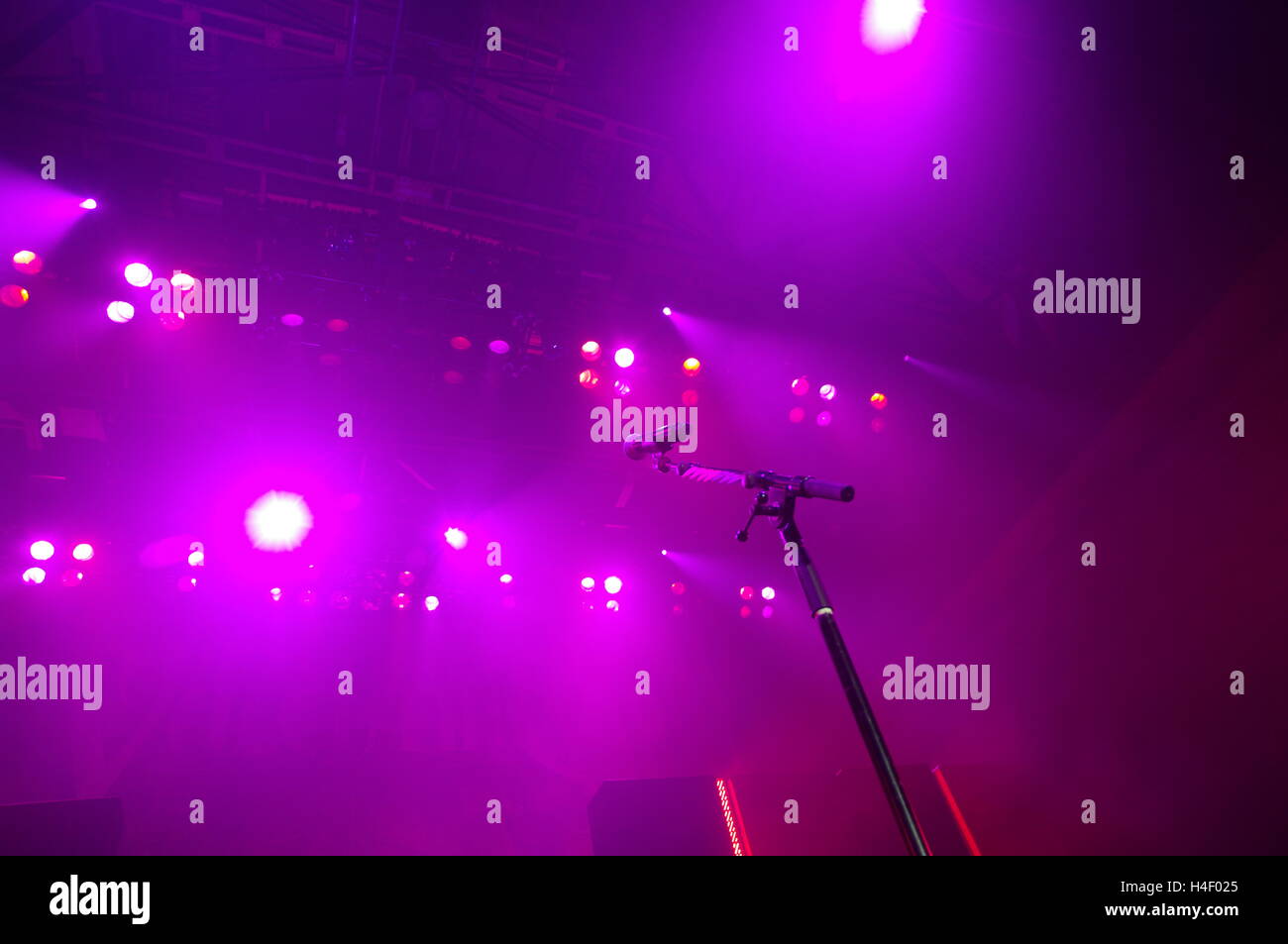 Stage lights and microphone before a concert Stock Photo - Alamy