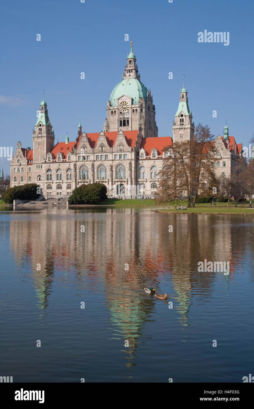 Maschteich pond in the Maschpark park, new town hall, Hannover, Lower ...