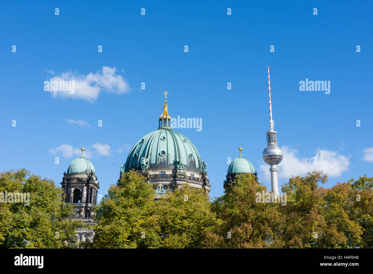 Palace bridge in berlin hi-res stock photography and images - Alamy