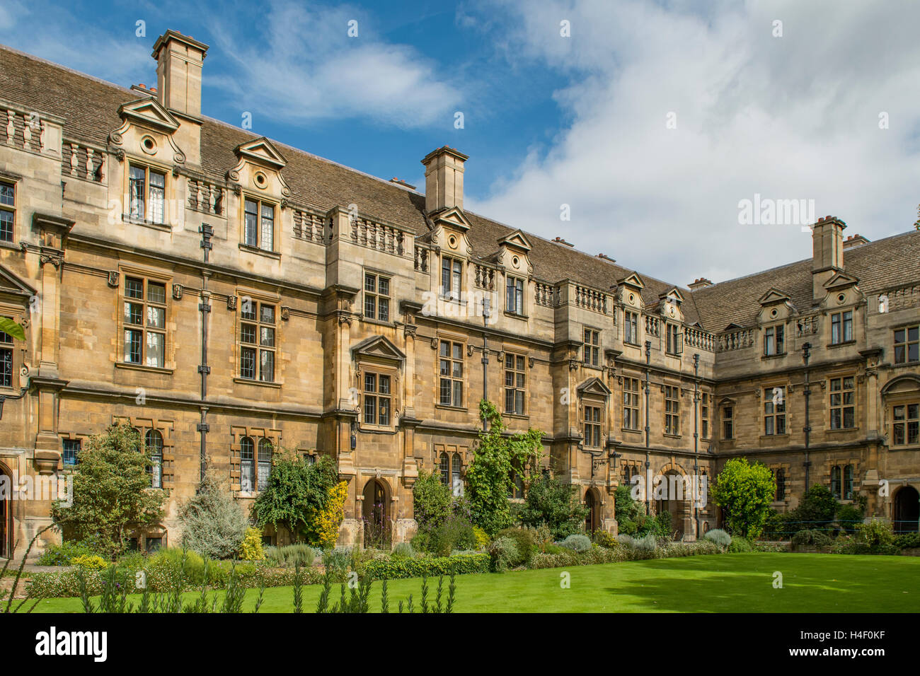 Pembroke college cambridge hi-res stock photography and images - Alamy