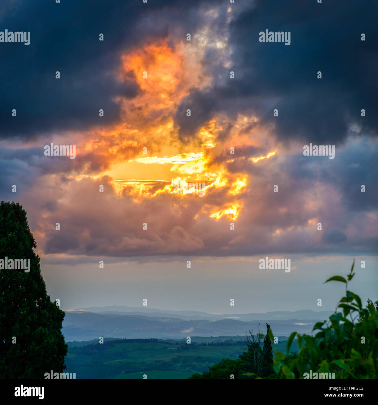 Orcia valley at sunset hi-res stock photography and images - Alamy