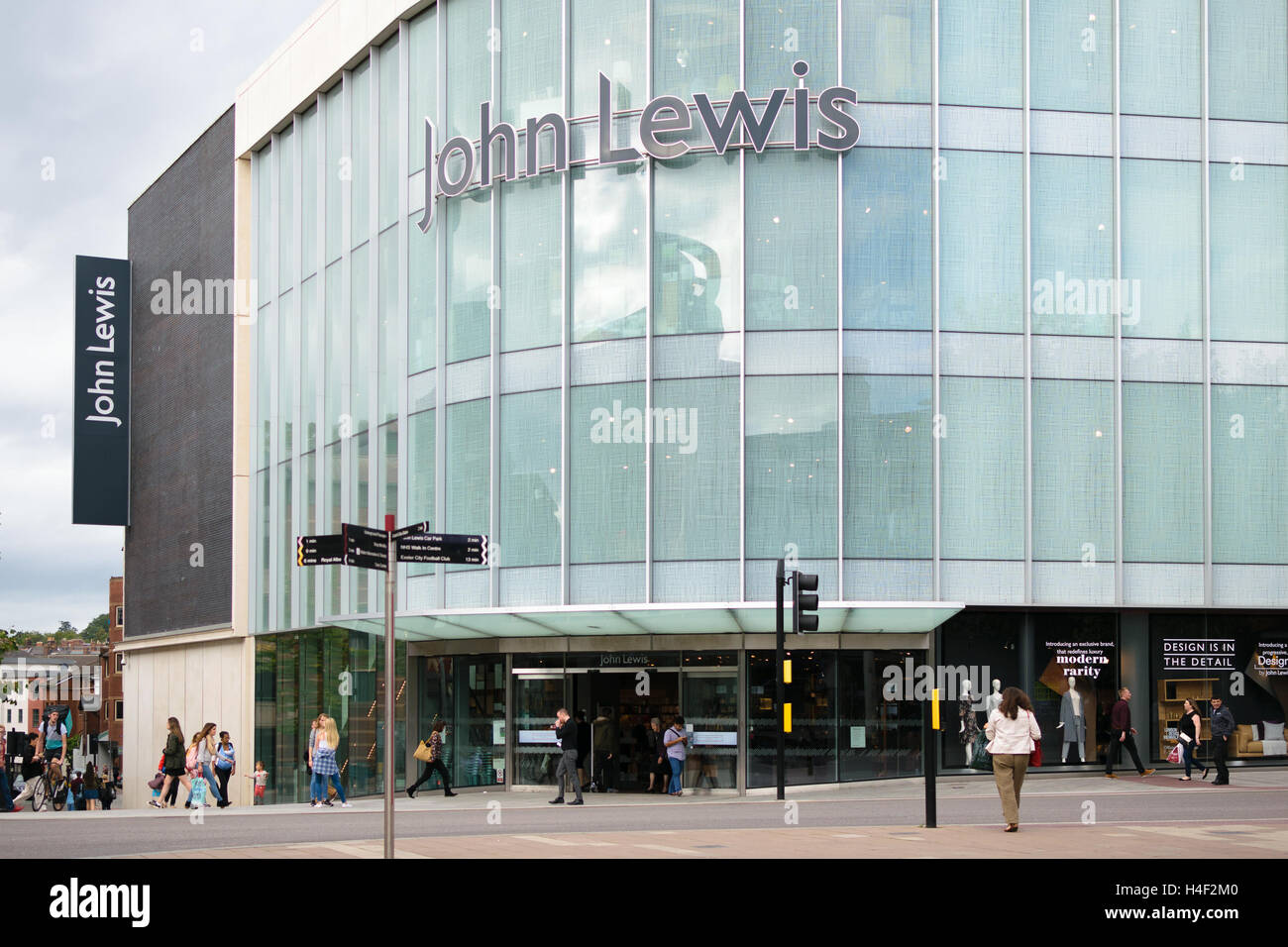 John lewis store black and white hi-res stock photography and images ...