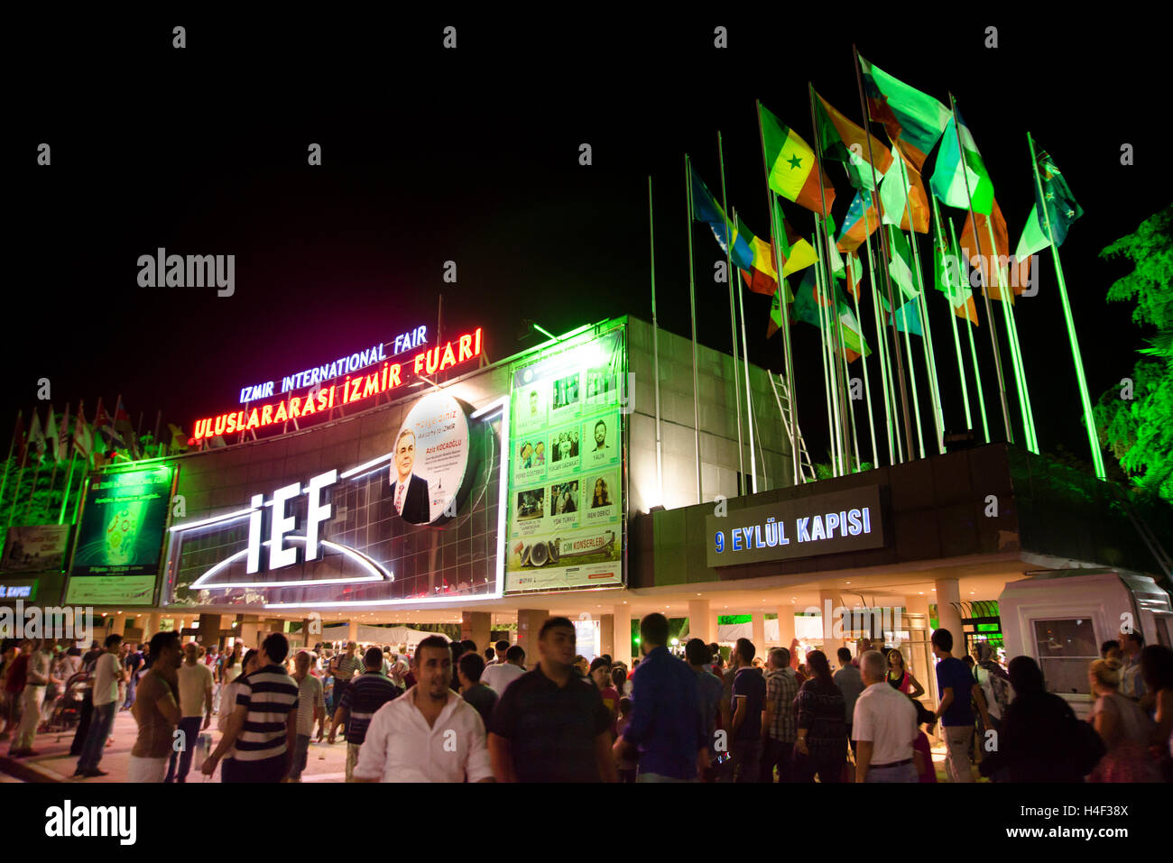 9 september doo and crowded people. Izmir international fair 2014 ...