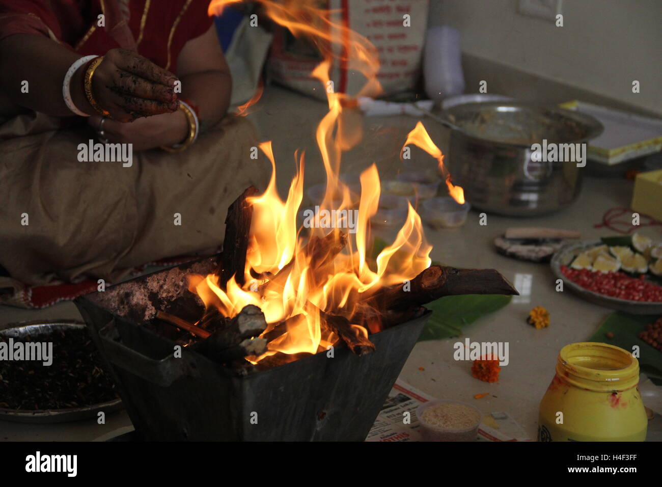 Flame worship hi-res stock photography and images - Alamy