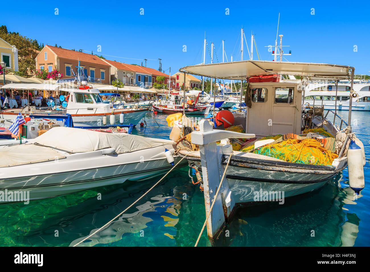 Traditional greek fishing boat hi-res stock photography and images - Alamy