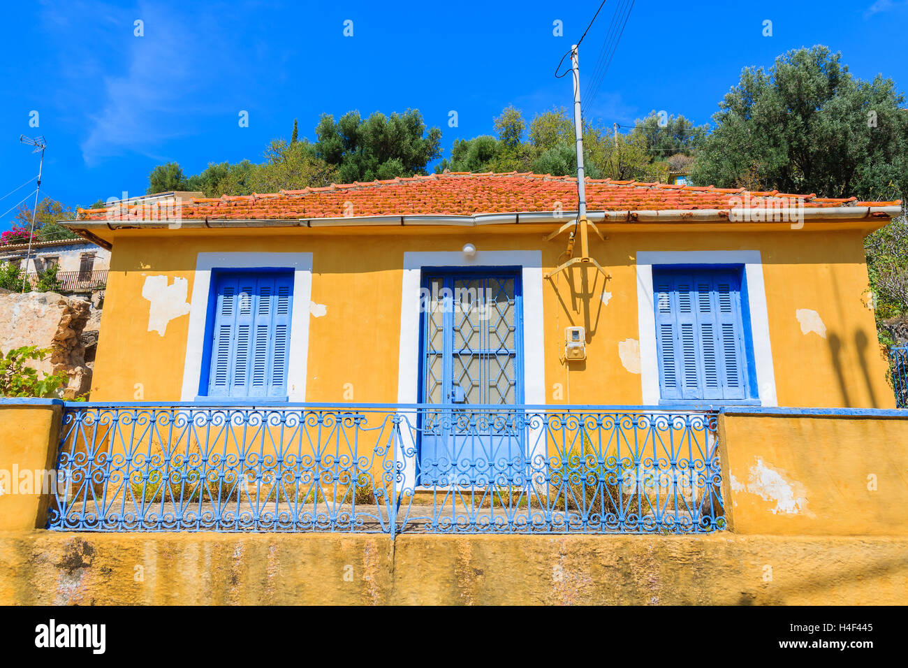 Yellow and blue old house hi-res stock photography and images - Alamy