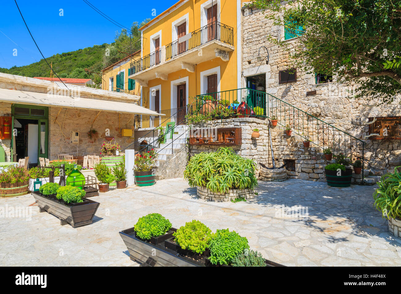 Typical greek houses hi-res stock photography and images - Alamy