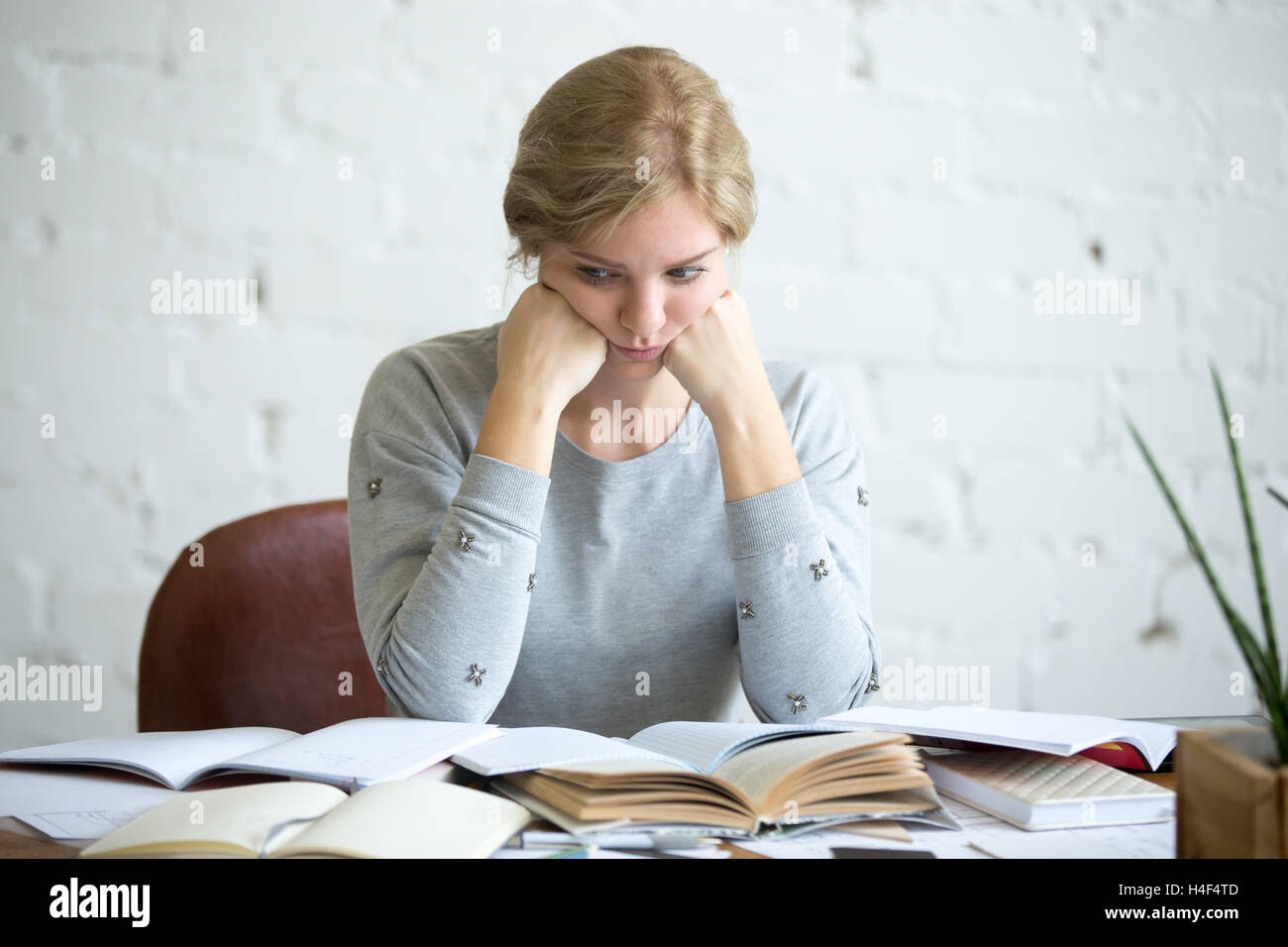 Overworked lady hi-res stock photography and images - Alamy