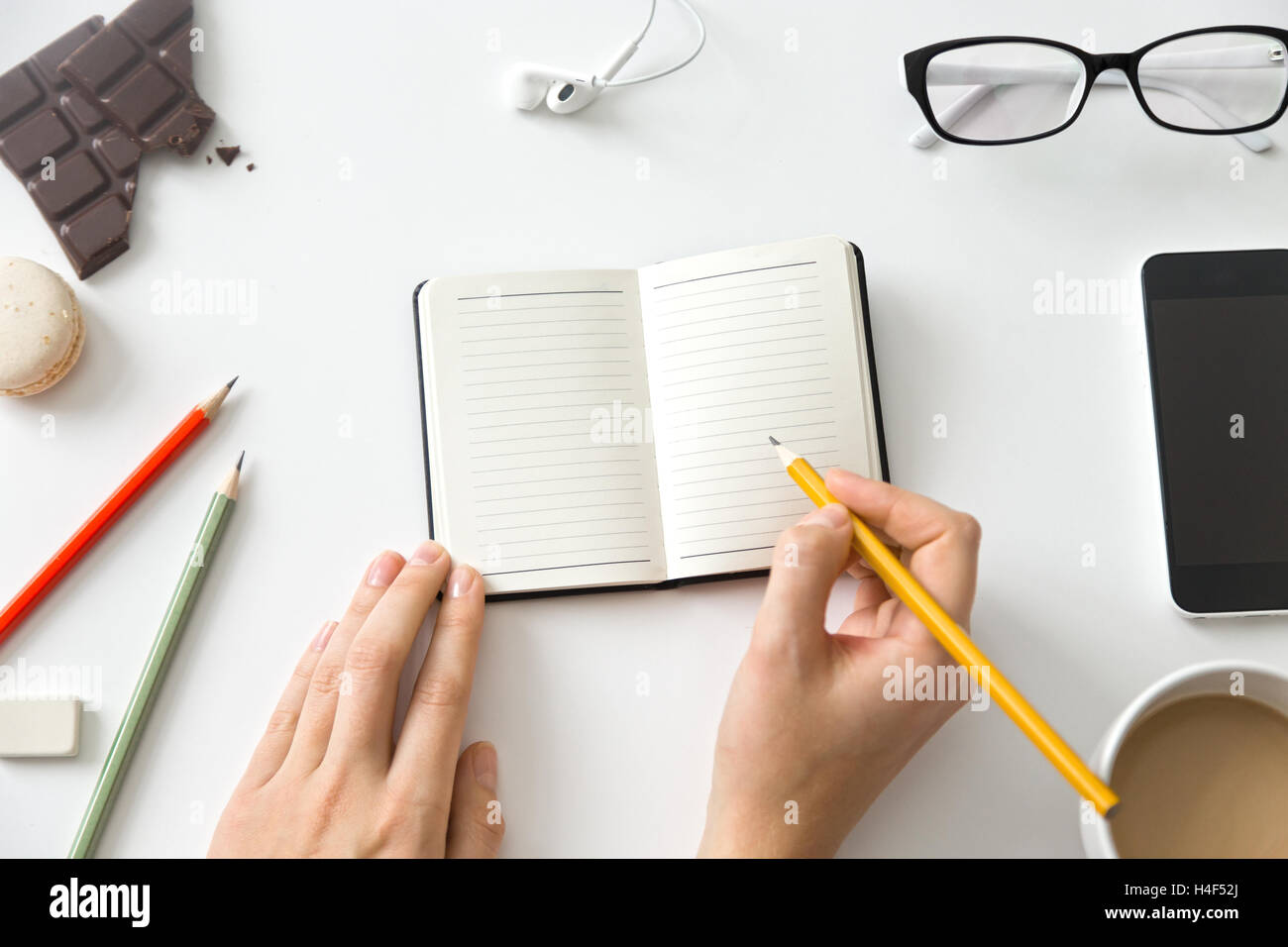 Messy desk student hi-res stock photography and images - Alamy