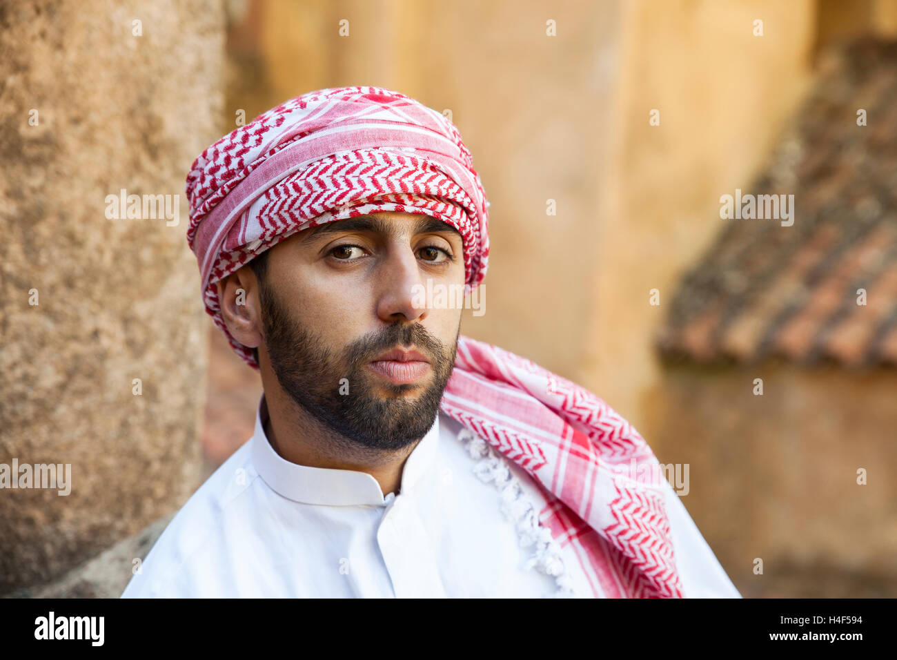 young arabic man Stock Photo - Alamy