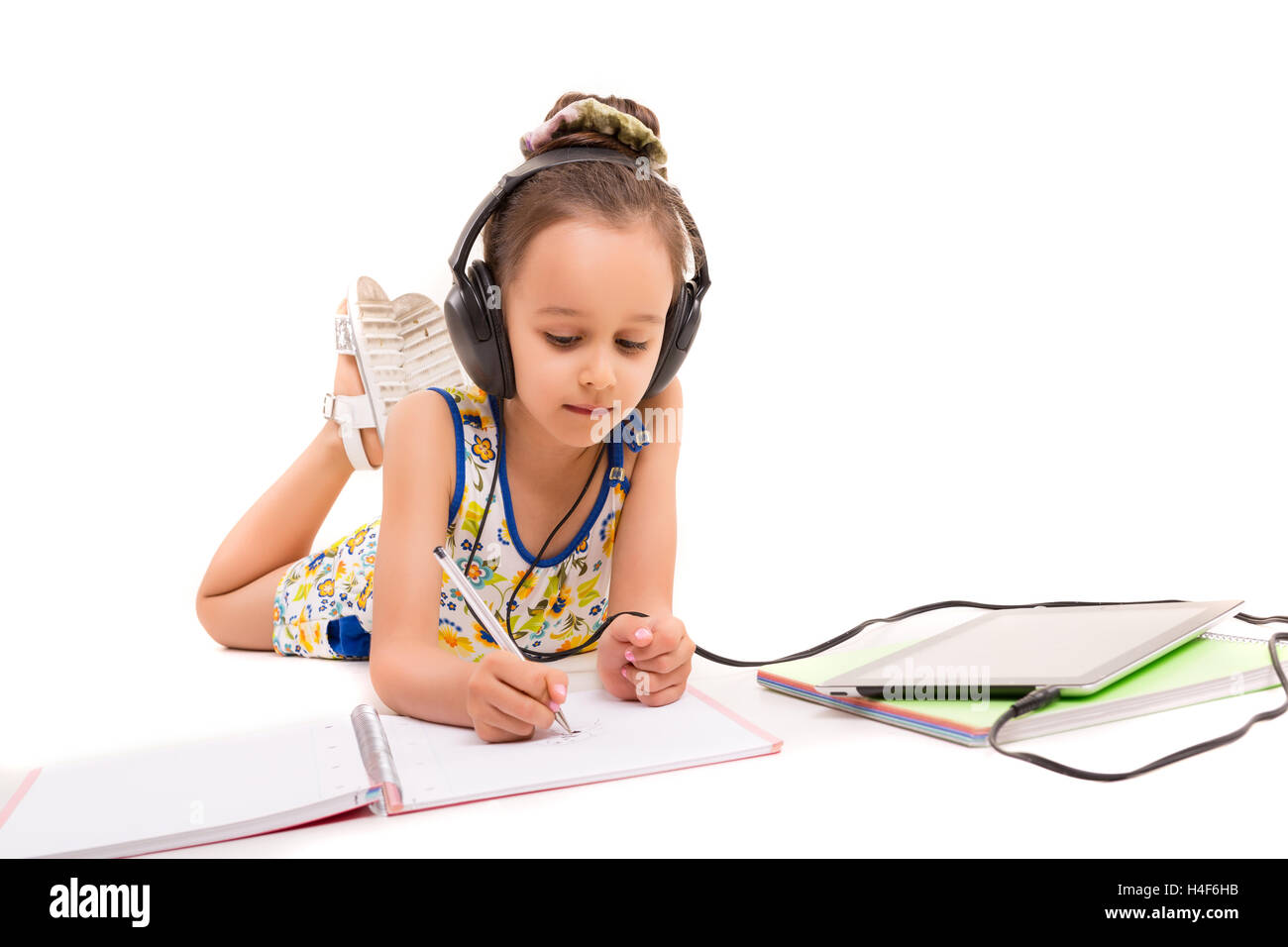 Girl making music computer hi-res stock photography and images - Alamy