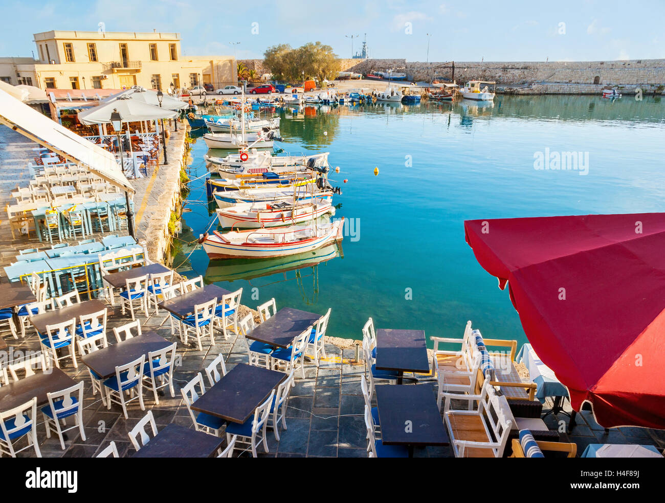 Occupied tables hi-res stock photography and images - Alamy