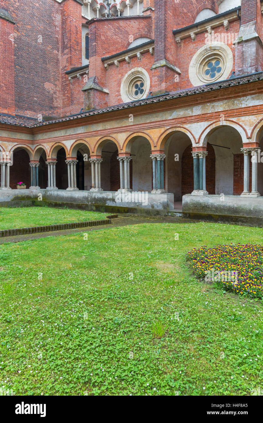Basilica di Sant'Andrea, abbey church, Vercelli, Piedmont, Italy Stock ...