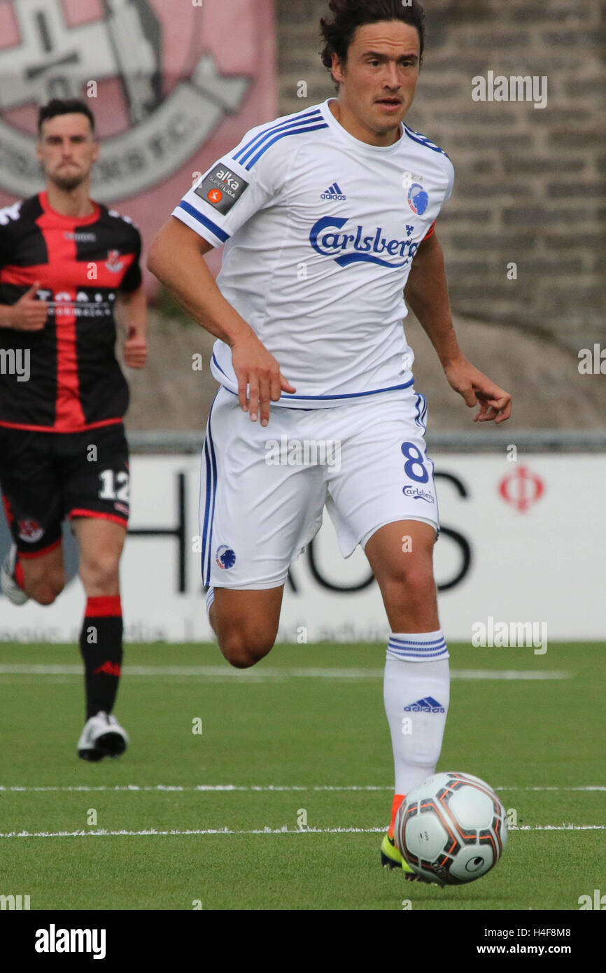 Thomas delaney footballer hi-res stock photography and images - Alamy