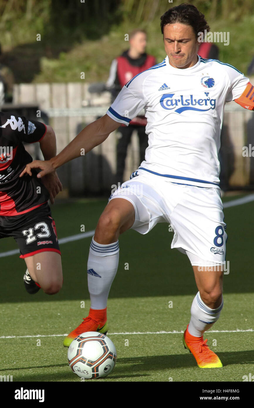 Thomas delaney footballer hi-res stock photography and images - Alamy