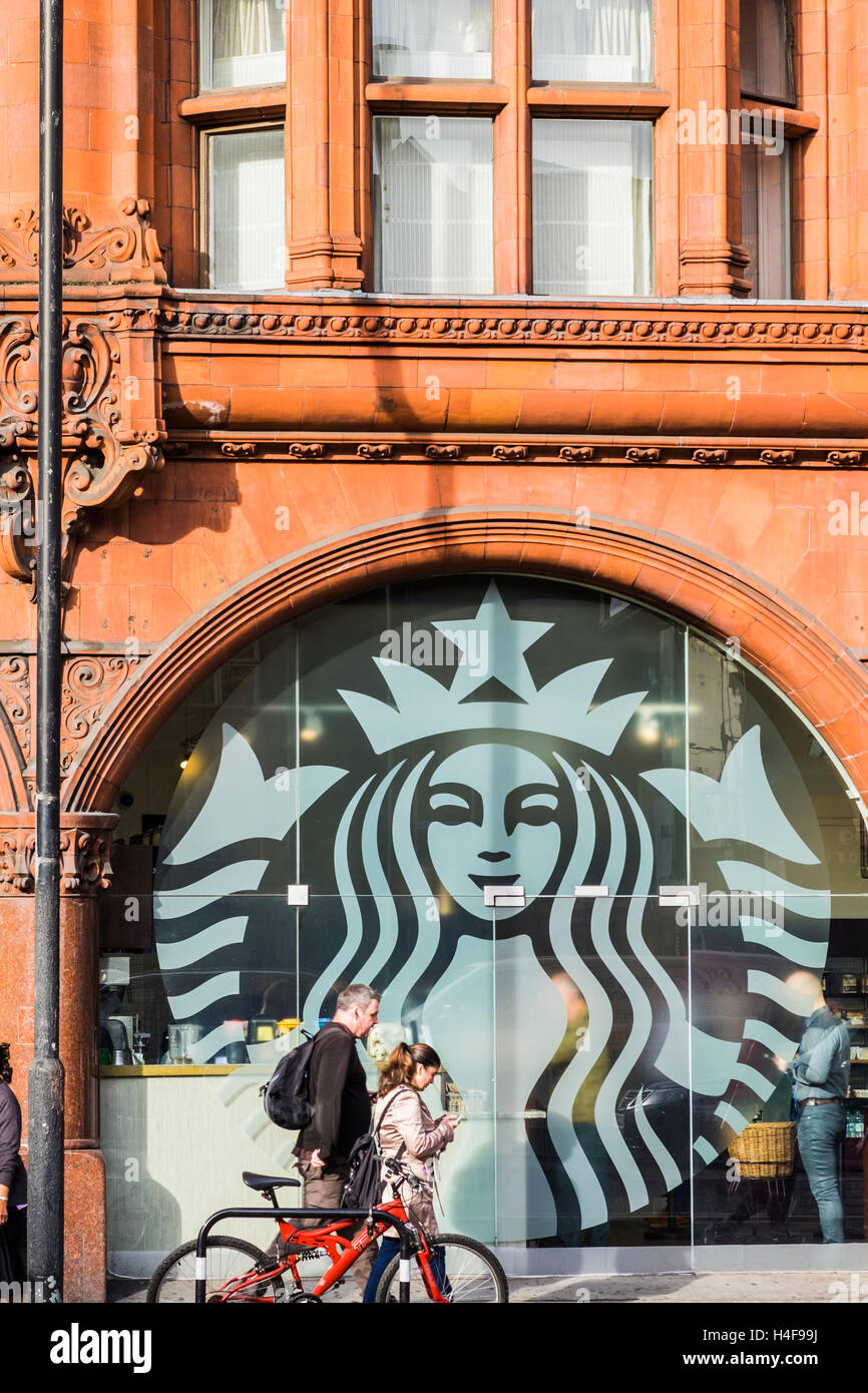 Starbucks coffee shop window, Old Street Roundabout, London, England, U ...