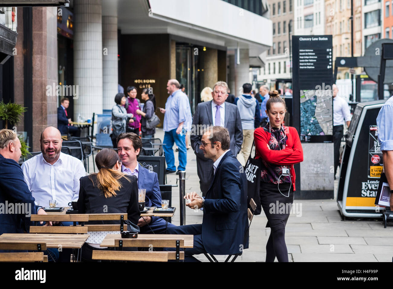 City workers outdoor coffee break, London, England, U.K Stock Photo - Alamy