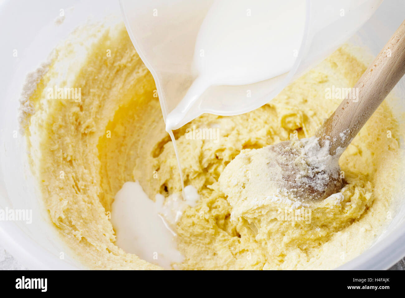 Steps of making cake. Cooking time Stock Photo - Alamy