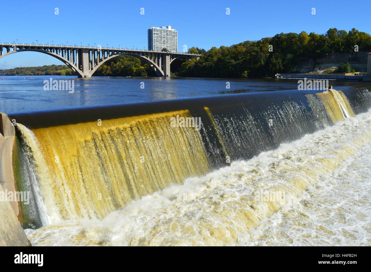 Waterfall at the Ford Dam in Minneapolis Minnesota Stock Photo - Alamy