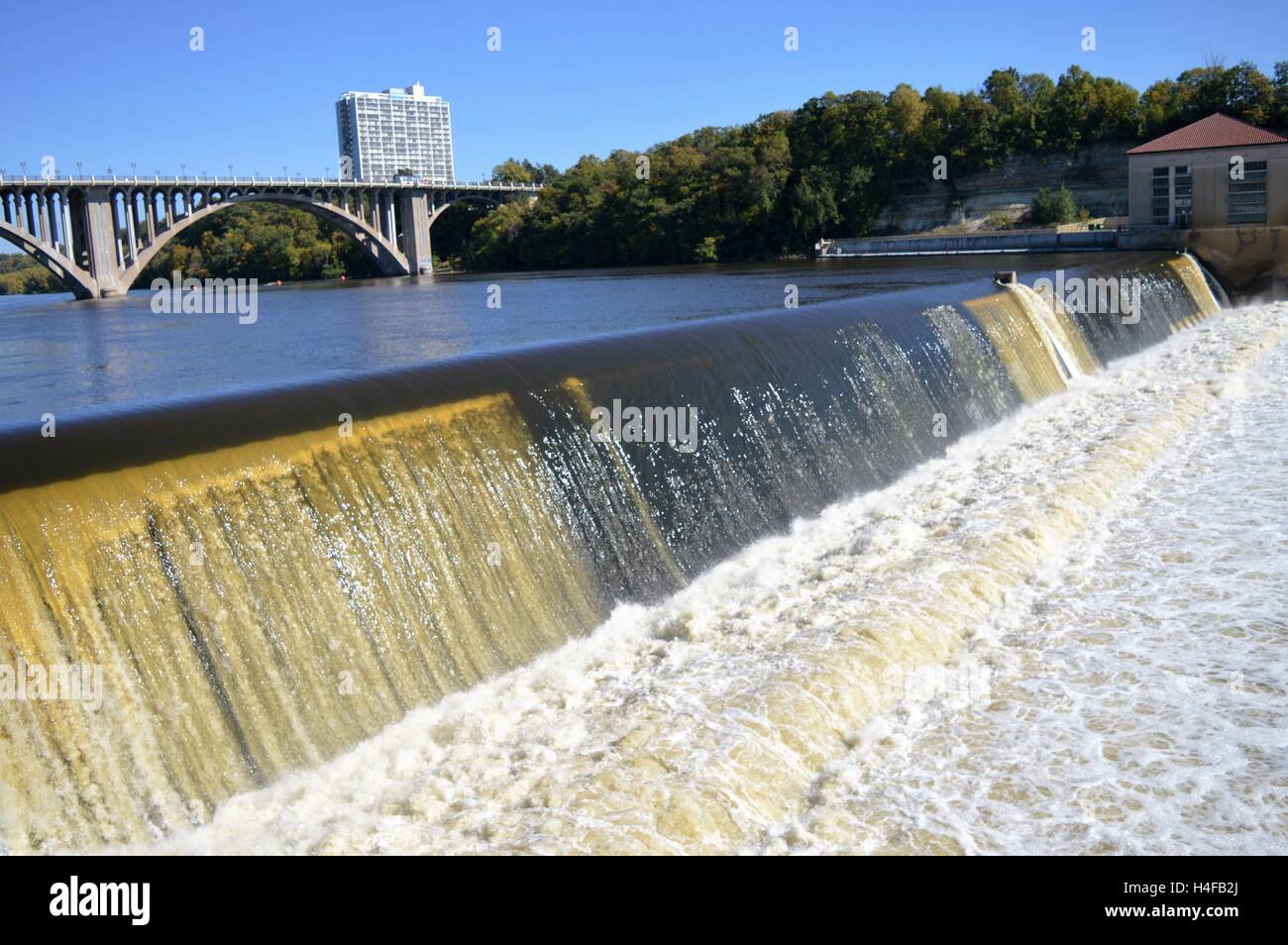 Waterfall at the Ford Dam in Minneapolis Minnesota Stock Photo - Alamy