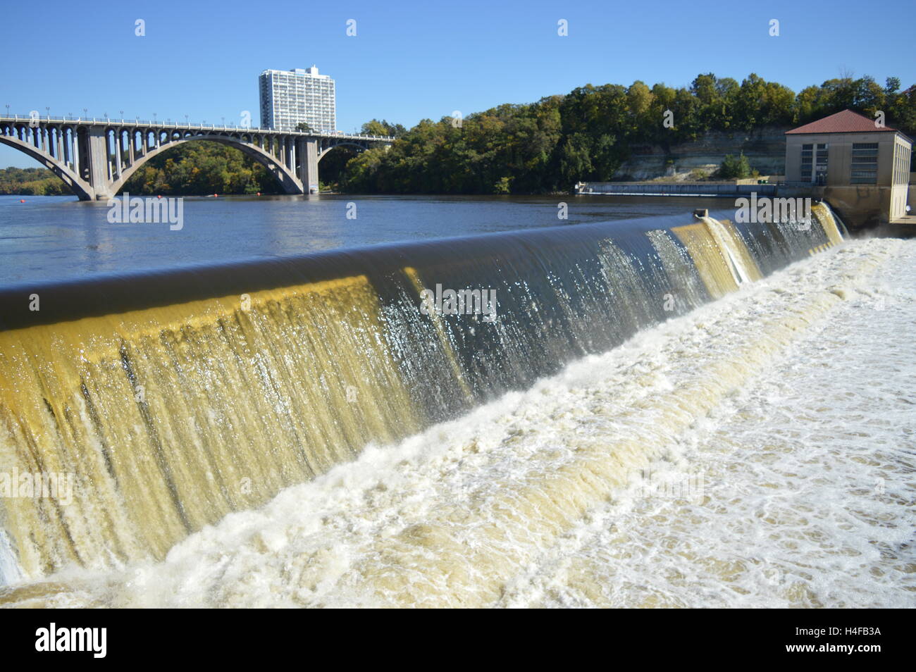 Waterfall at the Ford Dam in Minneapolis Minnesota Stock Photo - Alamy