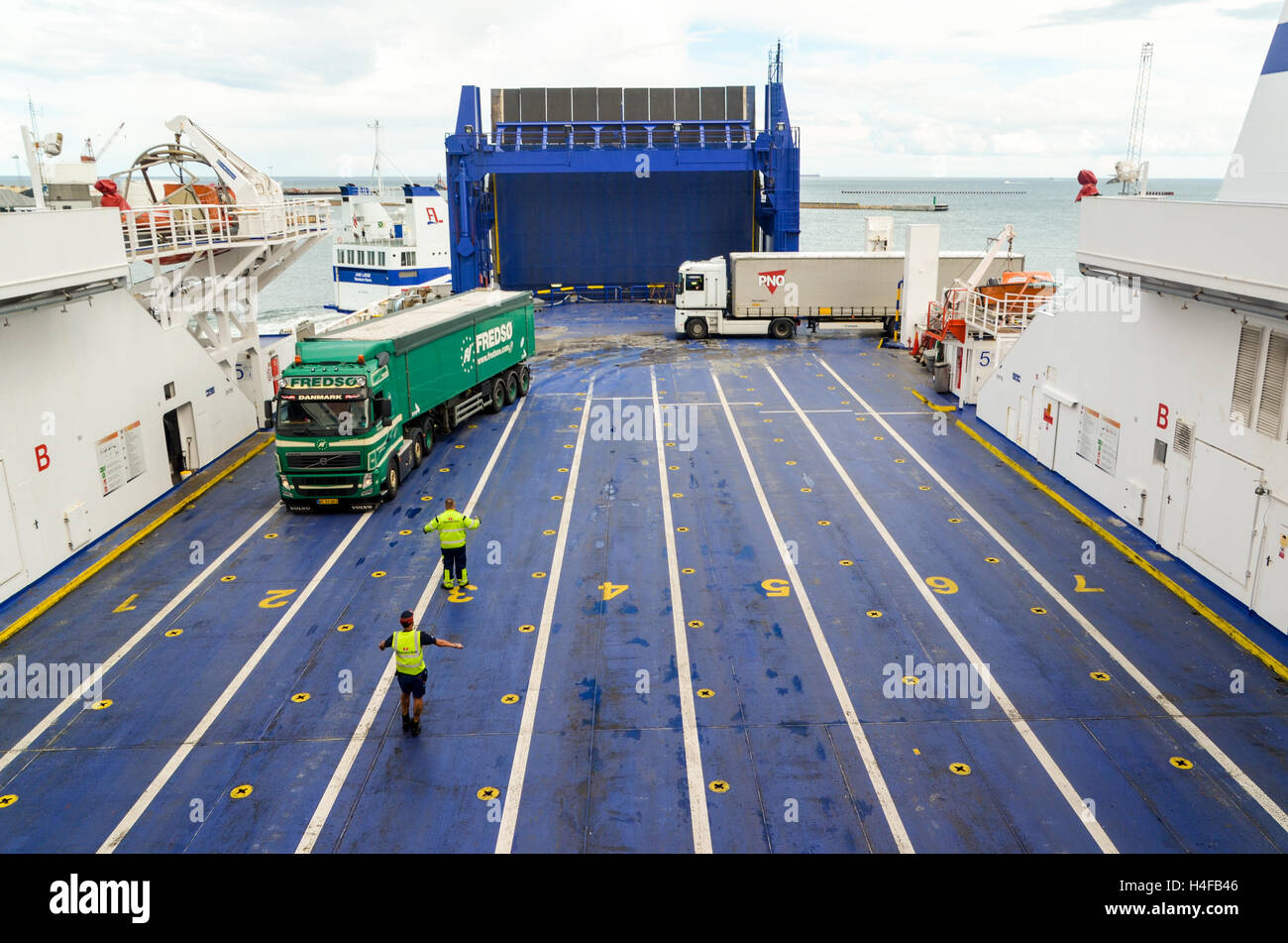 Loading cargo containers trucks hi-res stock photography and images - Alamy