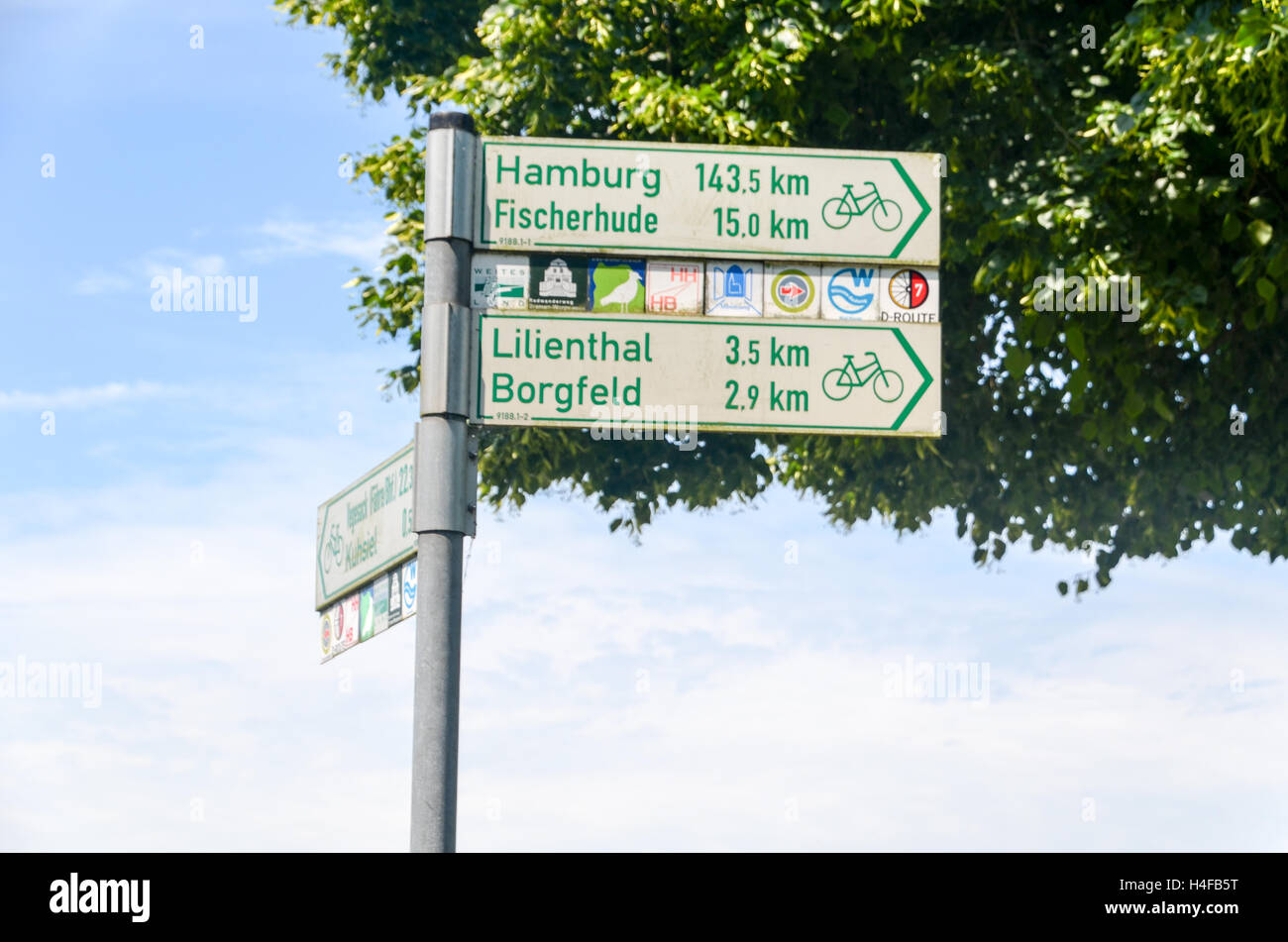 Cycling path between Bremen and Hamburg, Germany Stock Photo - Alamy
