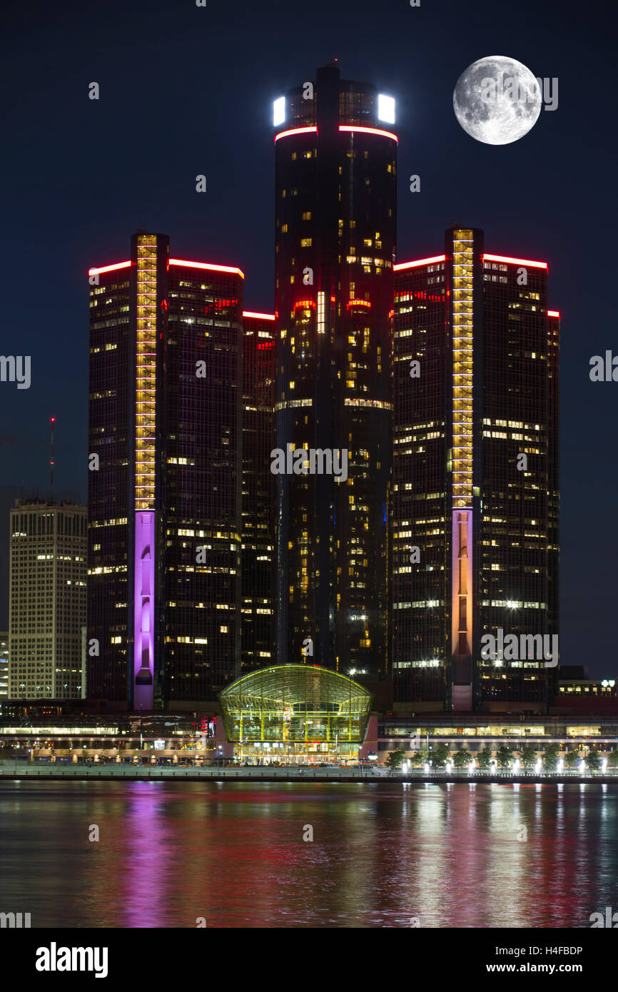 GM RENAISSANCE CENTER TOWERS (©JOHN PORTMAN 1977) DOWNTOWN DETROIT ...