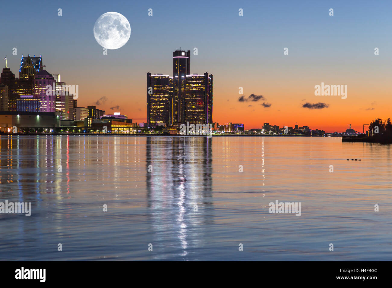 GM RENAISSANCE CENTER TOWERS (©JOHN PORTMAN 1977) DOWNTOWN SKYLINE ...
