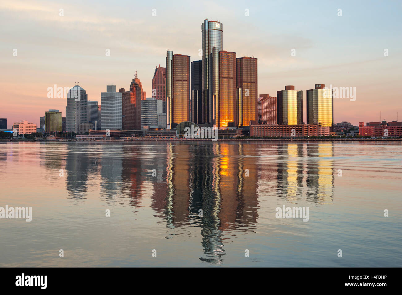 World headquarters of general motors hi-res stock photography and ...