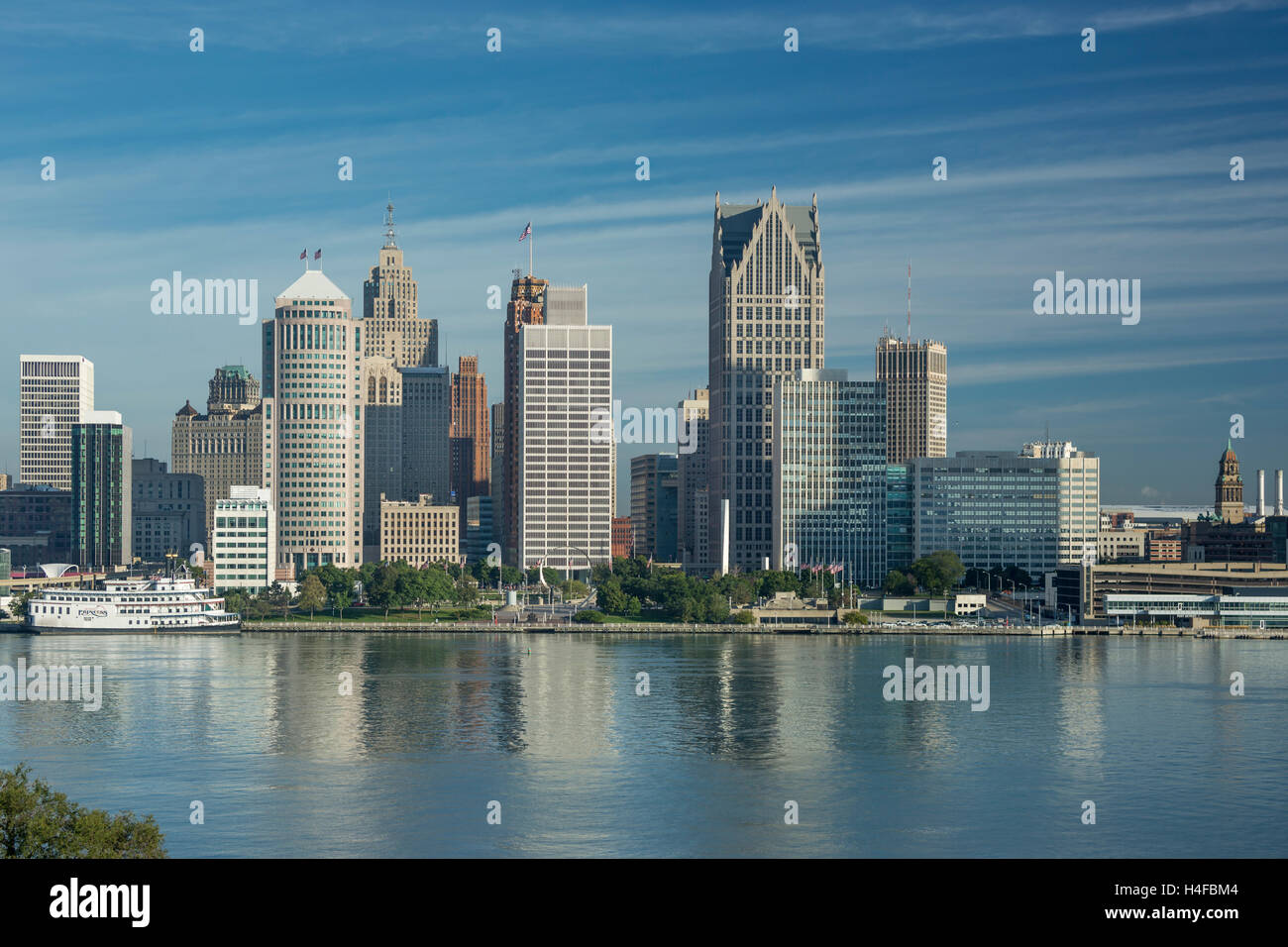 DOWNTOWN SKYLINE DETROIT RIVER DETROIT MICHIGAN USA Stock Photo - Alamy