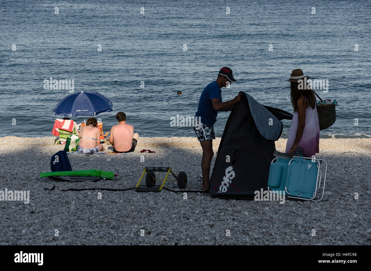Beach bathers hi-res stock photography and images - Alamy