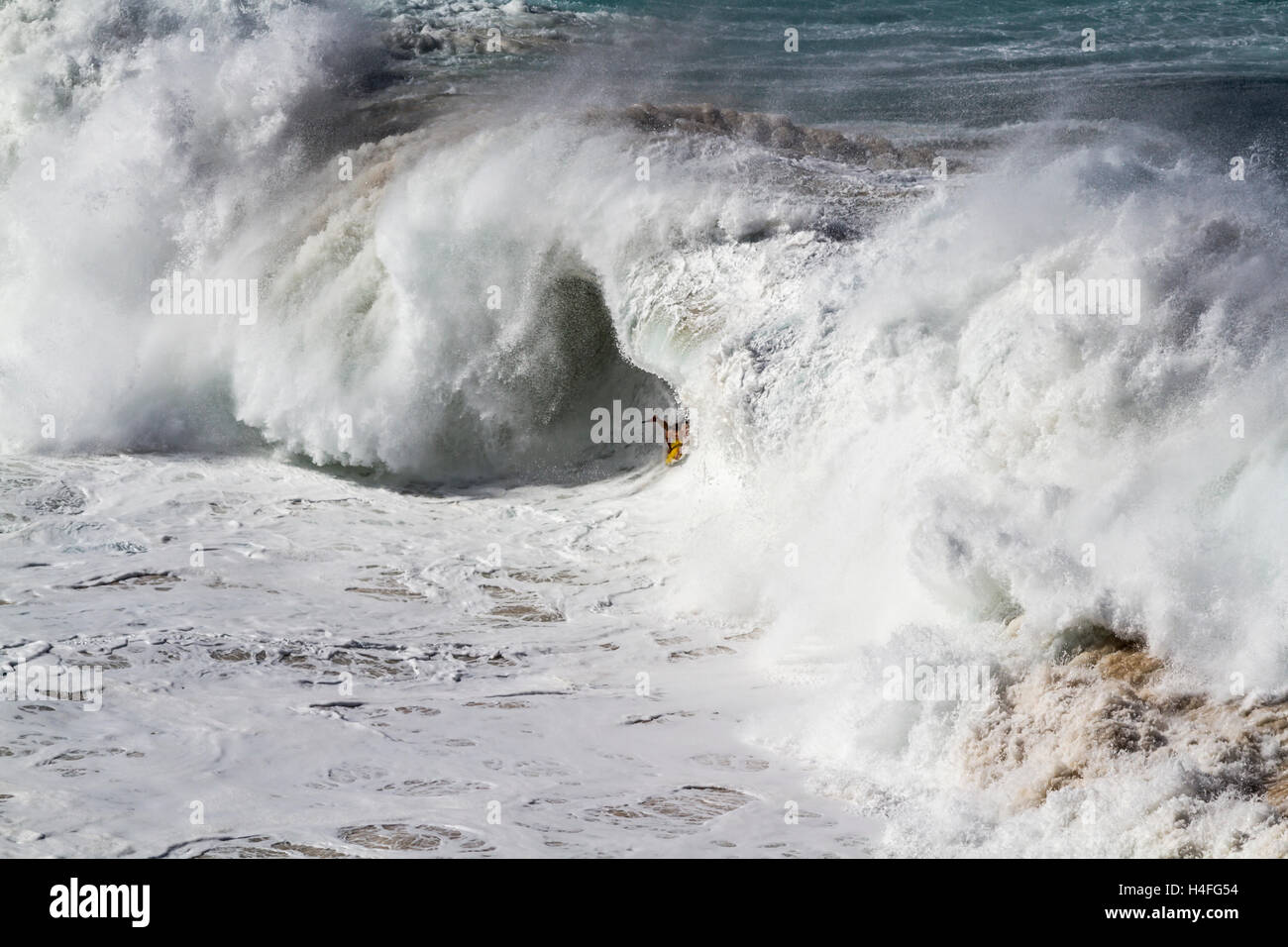 Extreme waves hi-res stock photography and images - Alamy