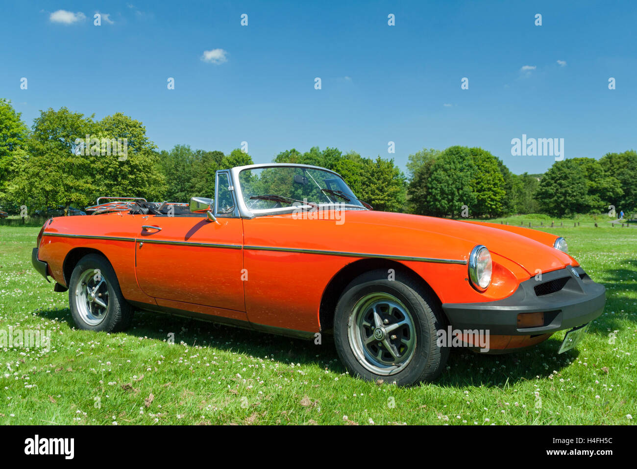 Classic mgb gt car show hi-res stock photography and images - Alamy