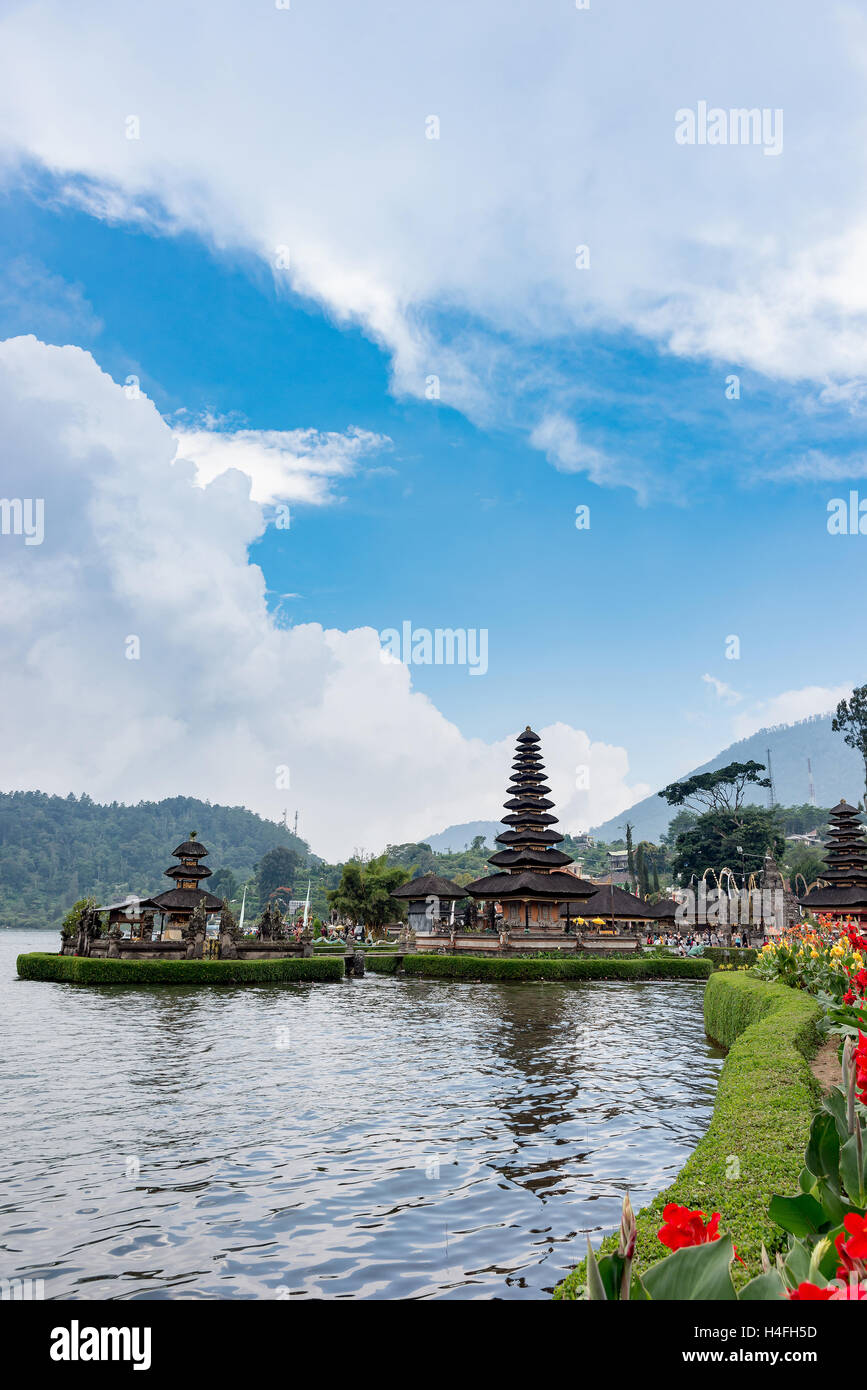 Pura Ulun Danu Bratan, Hindu temple on Bratan lake, Bali island ...