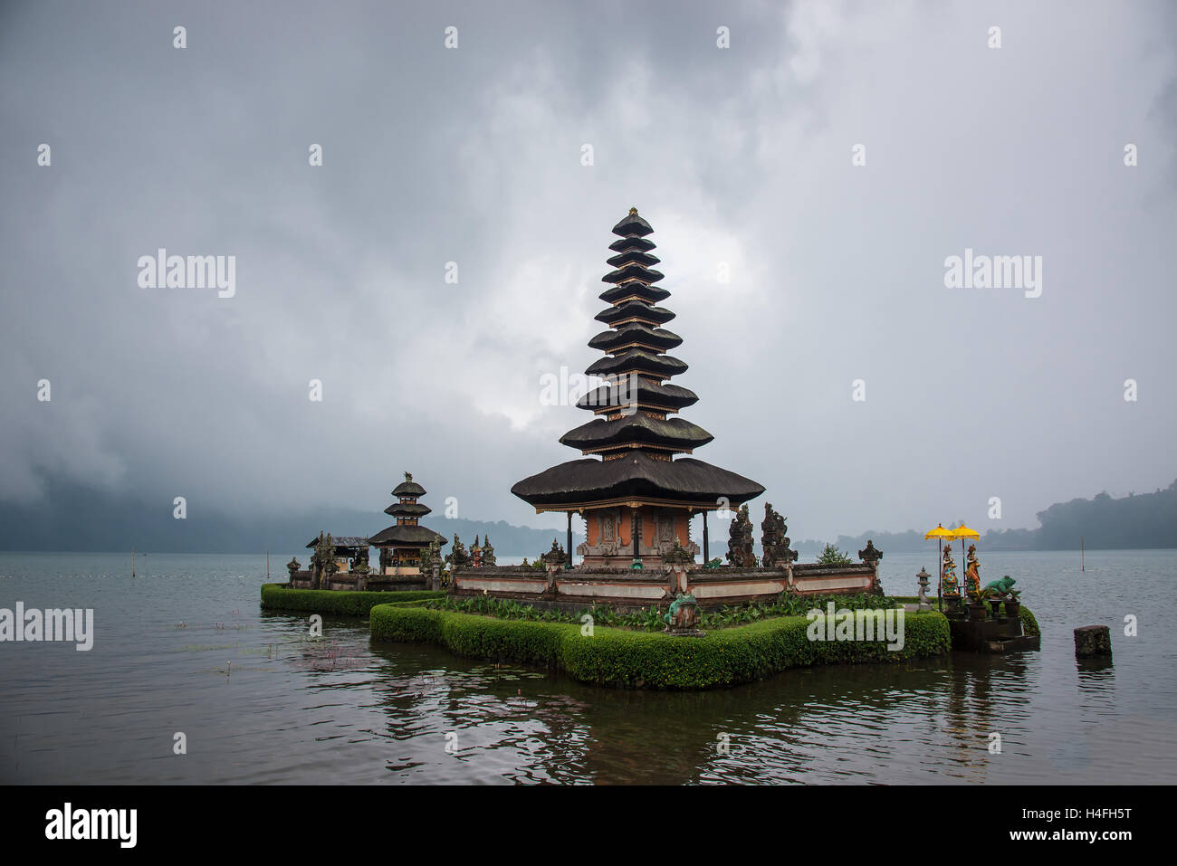 Pura Ulun Danu Bratan, Hindu temple on Bratan lake, Bali island ...