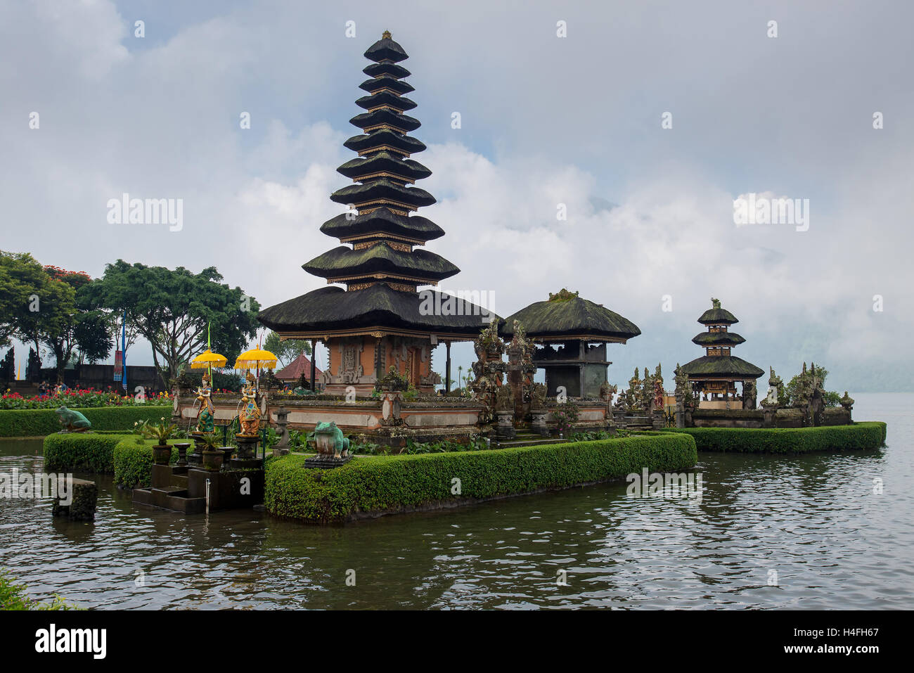 Pura Ulun Danu Bratan, Hindu temple on Bratan lake, Bali island ...