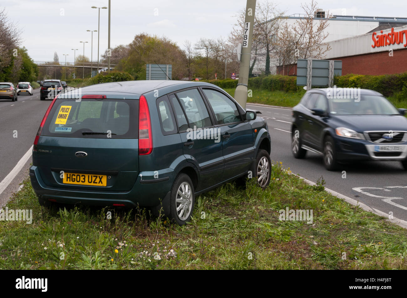 Car lamp post crash hi-res stock photography and images - Alamy