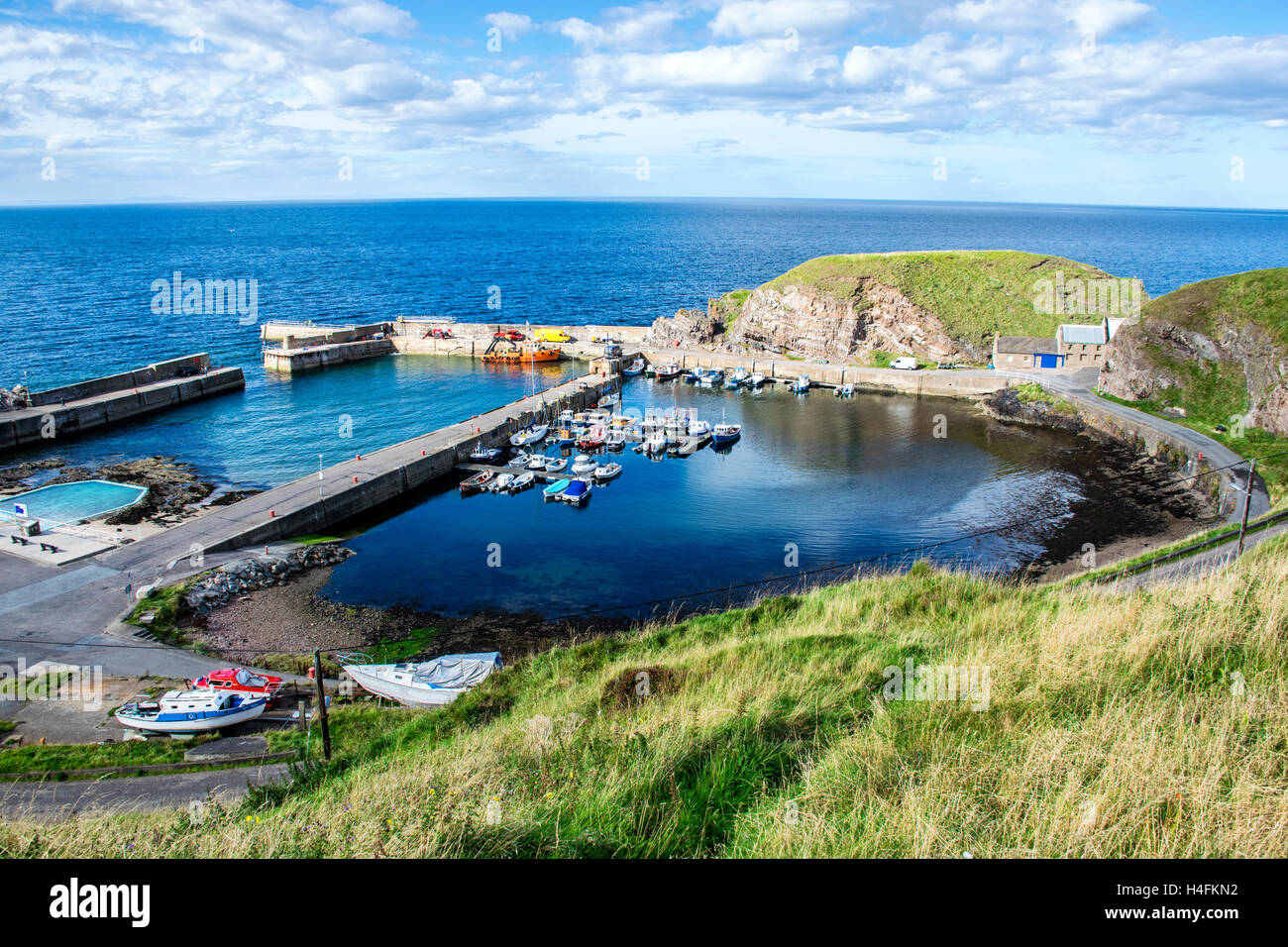 Portknockie harbor hi-res stock photography and images - Alamy