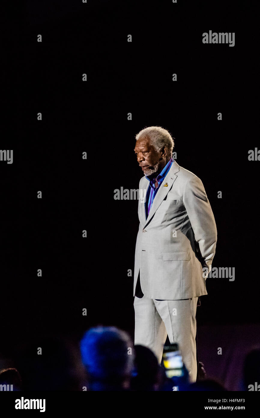 Morgan Freeman speaking to the audience during the Invictus Games ...