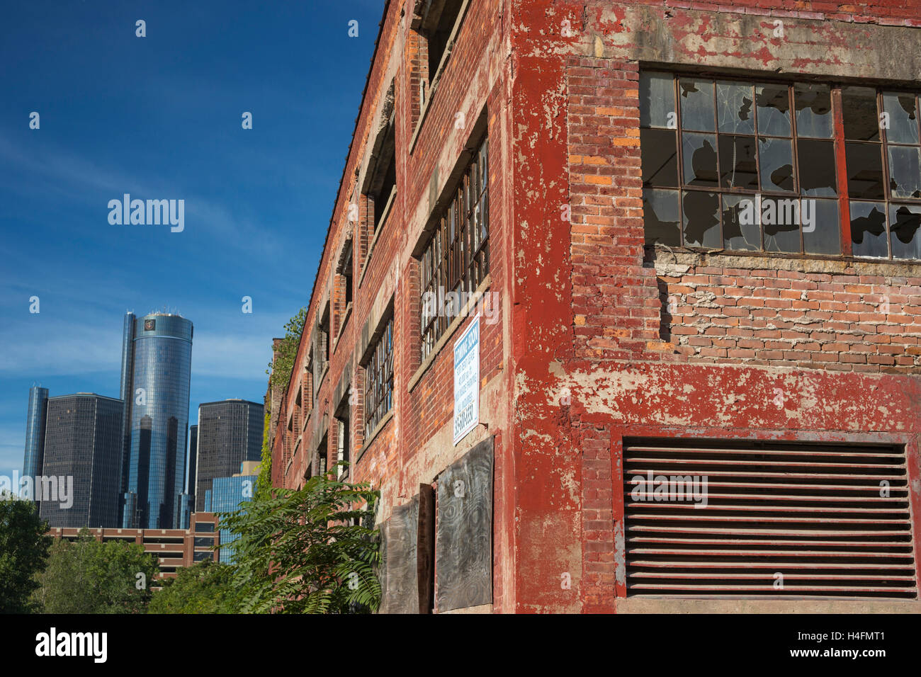 Run down factory usa hi-res stock photography and images - Alamy