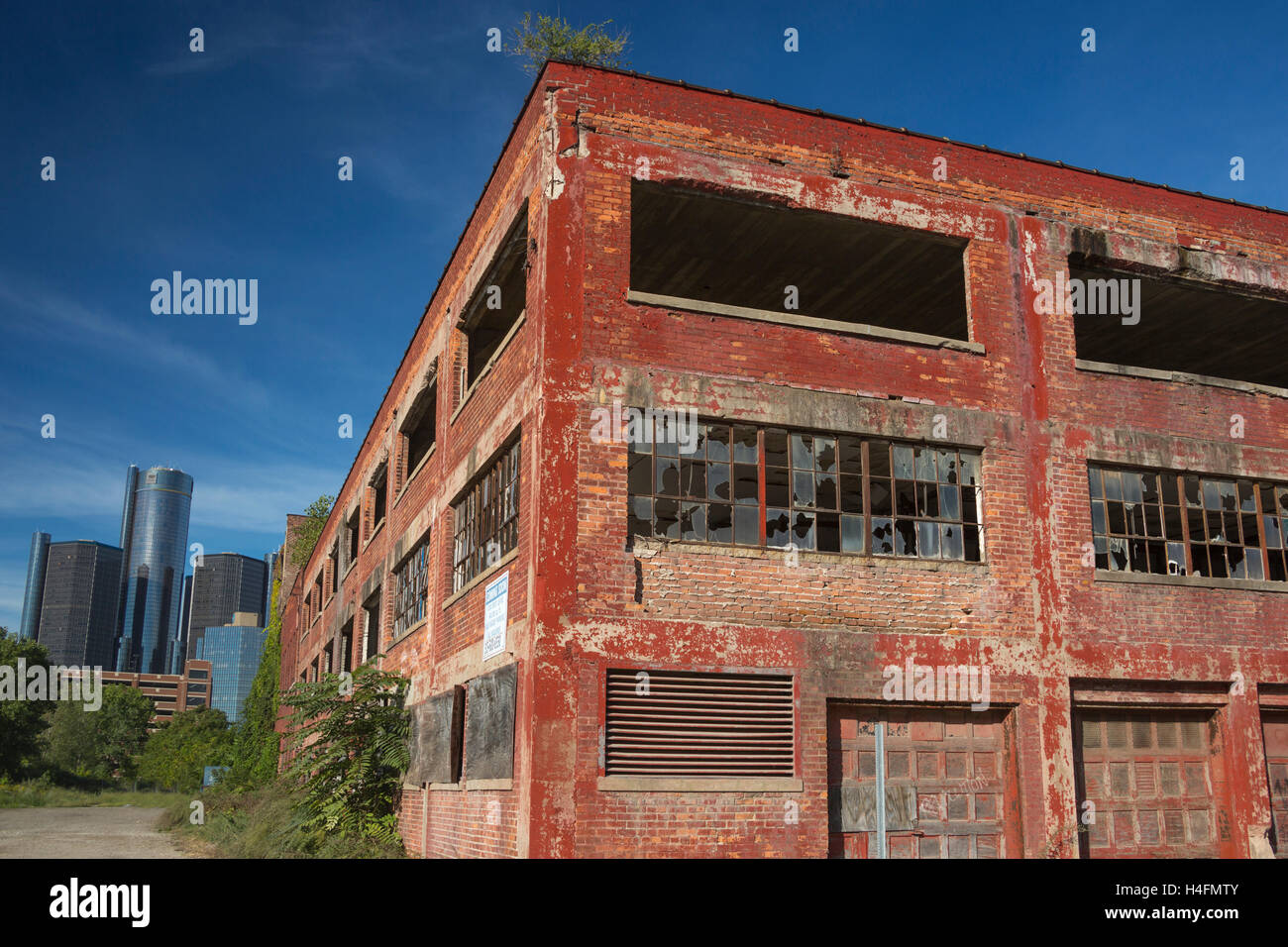 Run down towers hi-res stock photography and images - Alamy