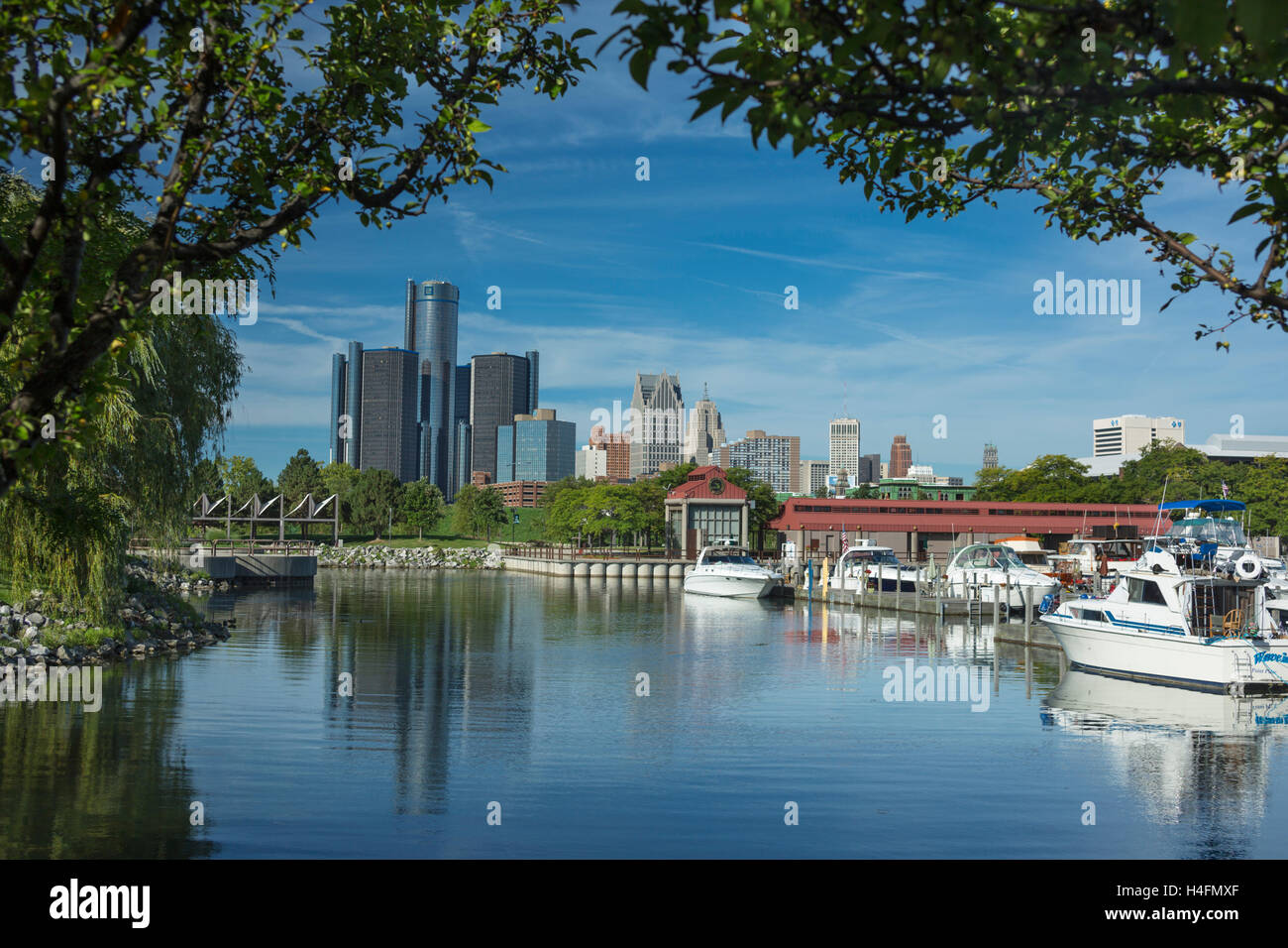 DOWNTOWN DETROIT SKYLINE FROM WILLIAM MILLIKEN STATE PARK DETROIT RIVER ...