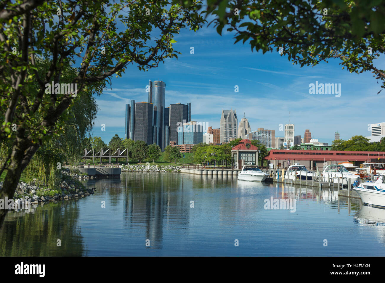 DOWNTOWN DETROIT SKYLINE FROM WILLIAM MILLIKEN STATE PARK DETROIT RIVER ...
