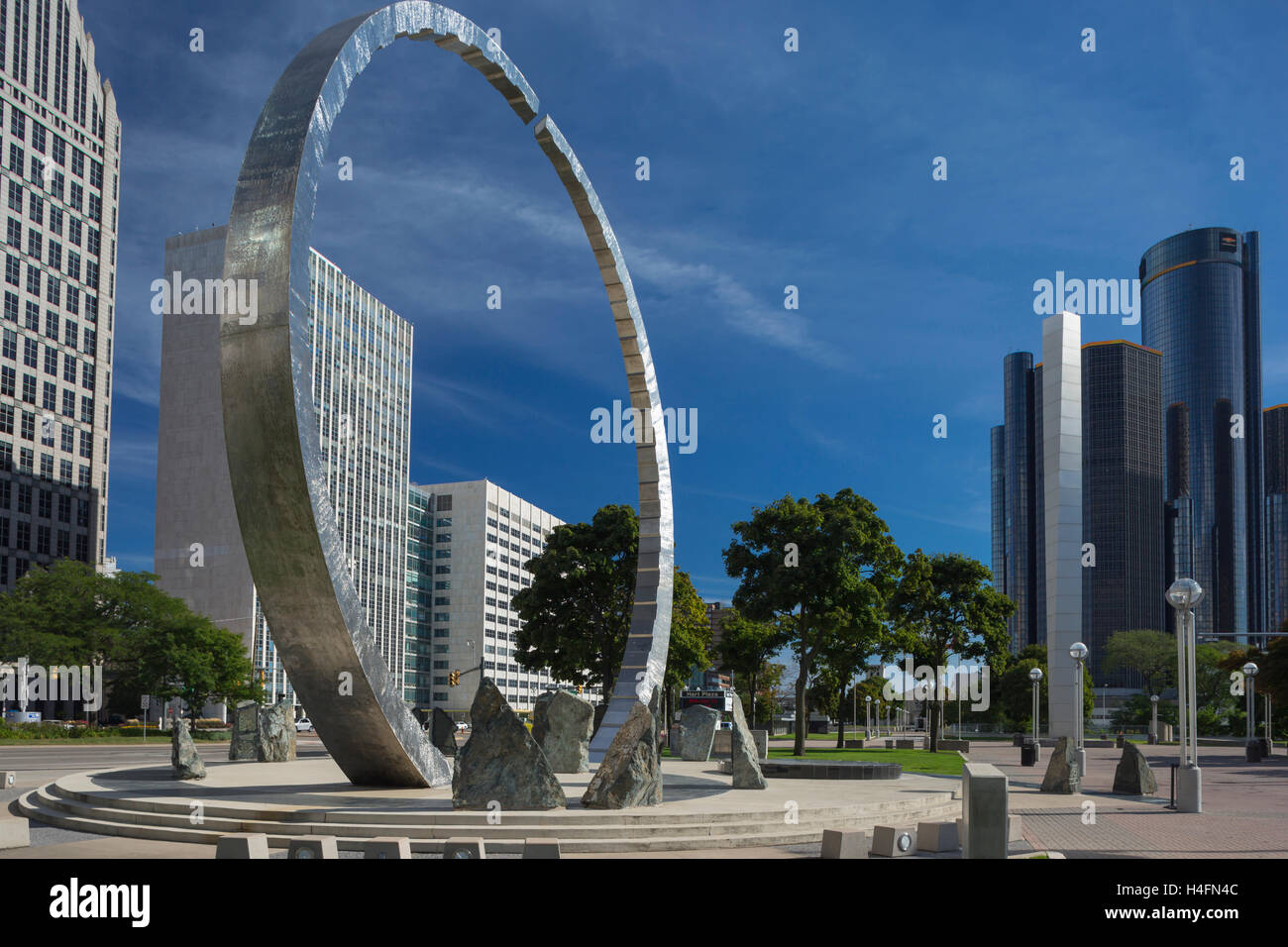TRANSCENDING LABOR LEGACY MONUMENT ARCH (©DAVID BARR/SERGIO DI GIUSTI ...
