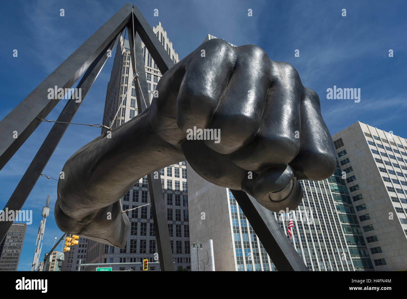 JOE LOUIS THE FIST MONUMENT (©ROBERT GRAHAM 1986) HART PLAZA DOWNTOWN ...