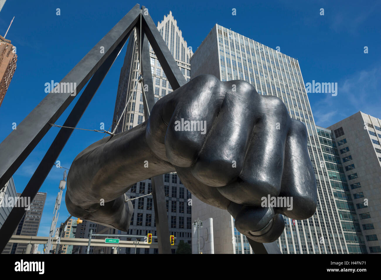 JOE LOUIS THE FIST MONUMENT (©ROBERT GRAHAM 1986) HART PLAZA DOWNTOWN ...