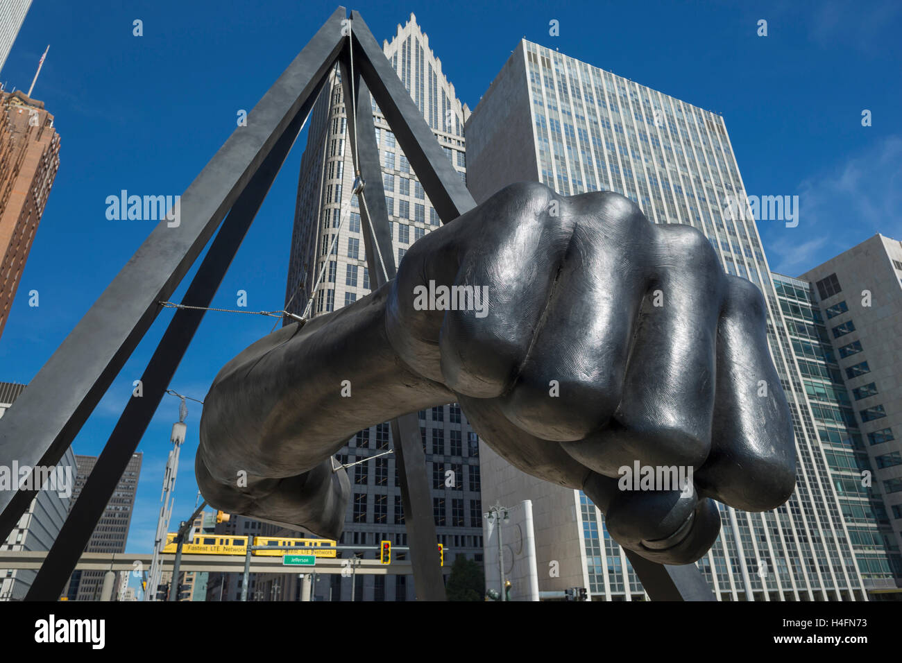 JOE LOUIS THE FIST MONUMENT (©ROBERT GRAHAM 1986) HART PLAZA DOWNTOWN ...